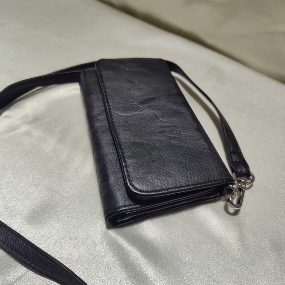 Mossimo Supply Co. | Bags | Mossimo Supply Co Black Crossbody Bag ...